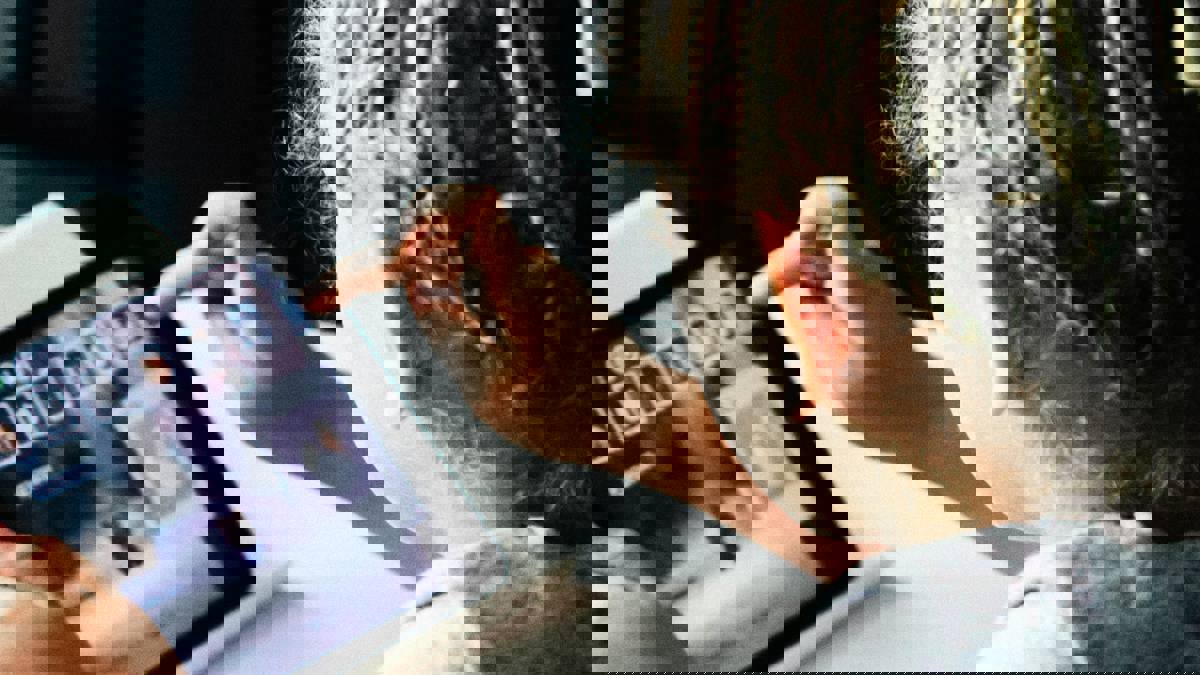 Responsible use of mobile phones – YoungMinds & Beano : Mentally ...