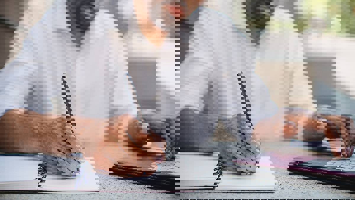 Reporting and recording bullying guide : Mentally Healthy Schools