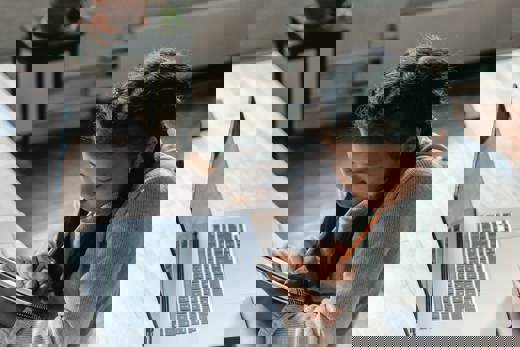 Computer-based cognitive behavioural therapy : Mentally Healthy Schools