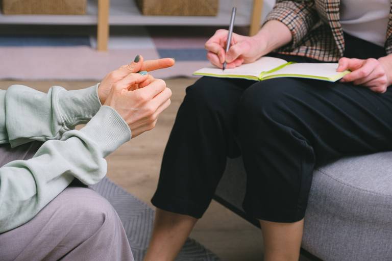 Managing bereavement: a guide for schools : Mentally Healthy Schools